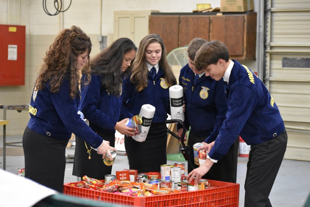 Chapter Provides Hurricane Recovery Help | National FFA Organization